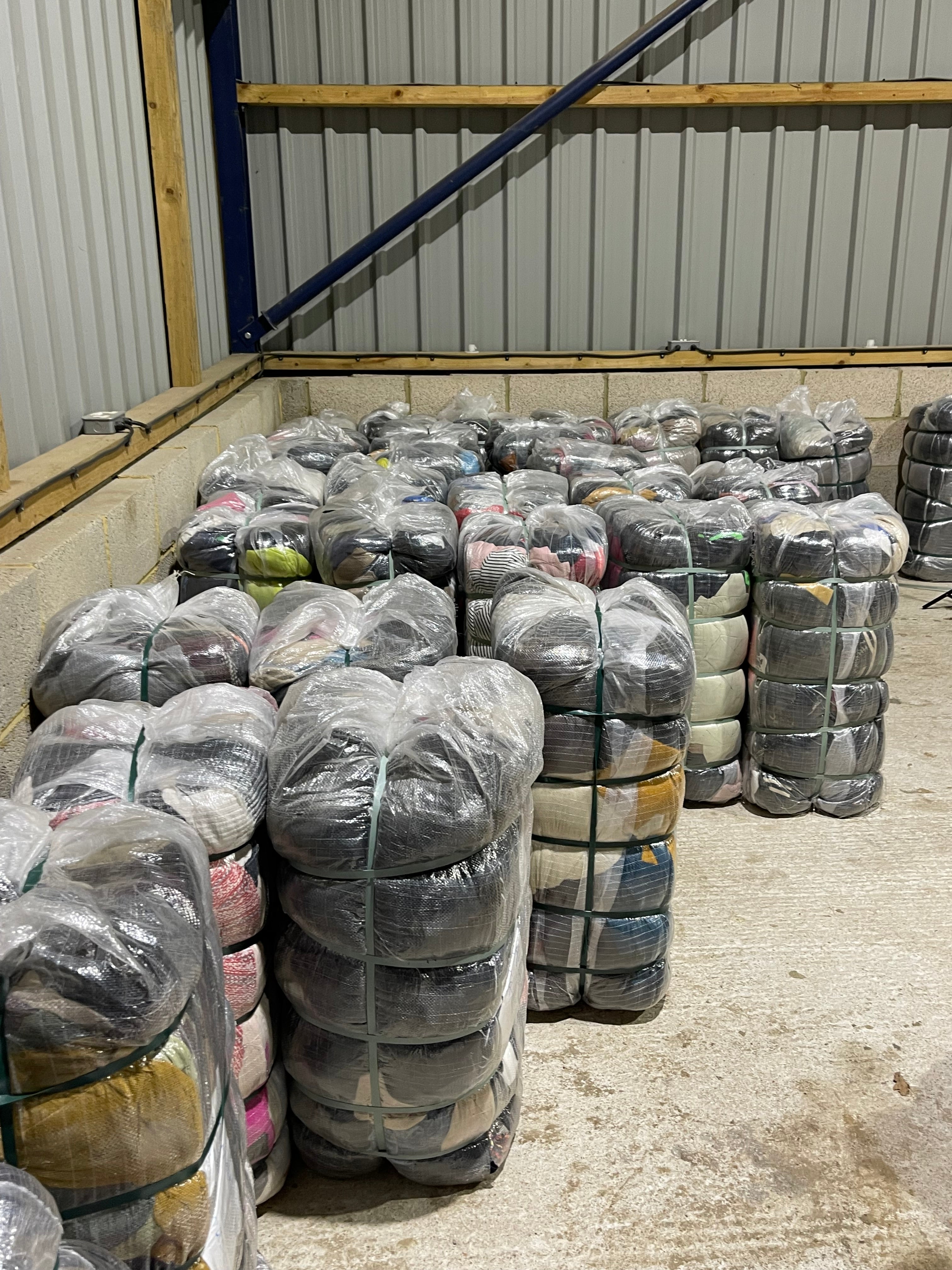40kg bales of pre loved clothing – Rewearfashion